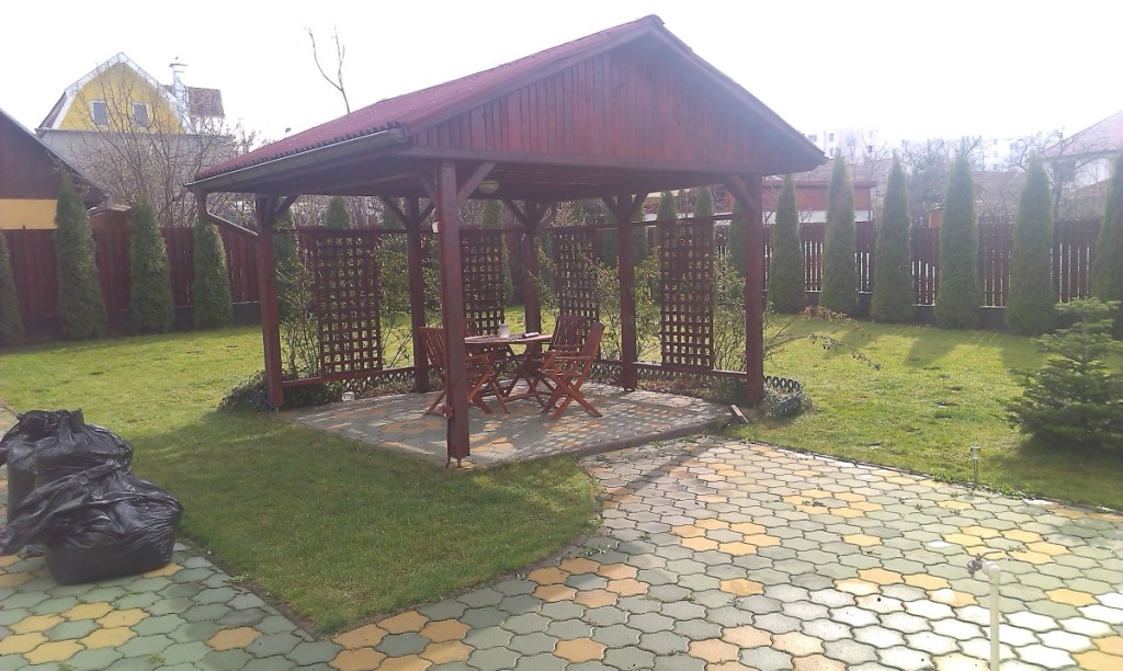 Reabilitare gazon primavara - Amenajari Gradini Speciale